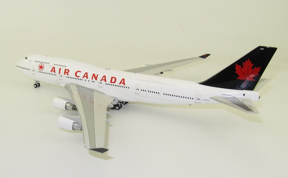 B Models B-744-AC-08 Boeing 747-400 Air Canada C-GAGN With Stand
