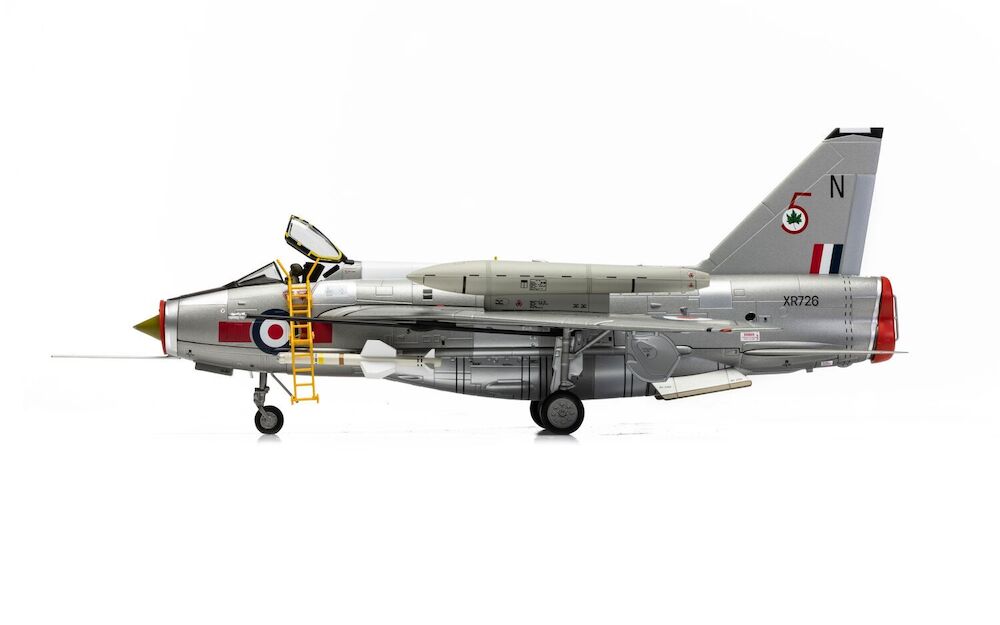 Corgi AA28404 BAC Lightning F6 XS904 / N, RAF No.5 Sqn, Binbrook