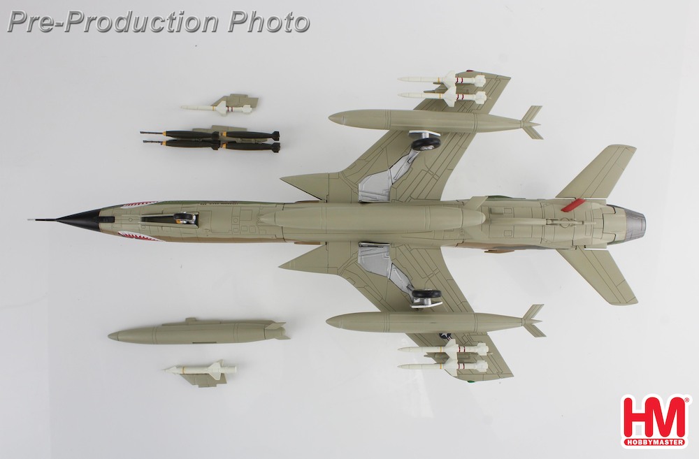 Hobbymaster HA2523 F105F Thunderchief USAF, "Red River Showb