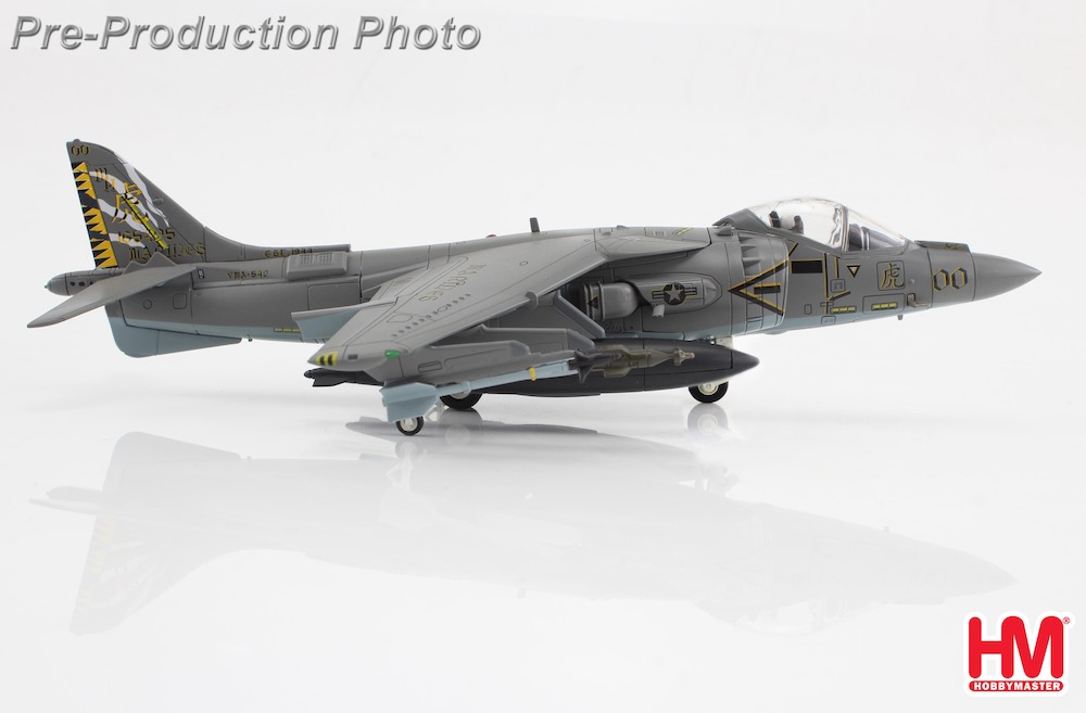 Hobbymaster HA2631 Harrier II AV-8B 165425/00, VMA-542, US Marine