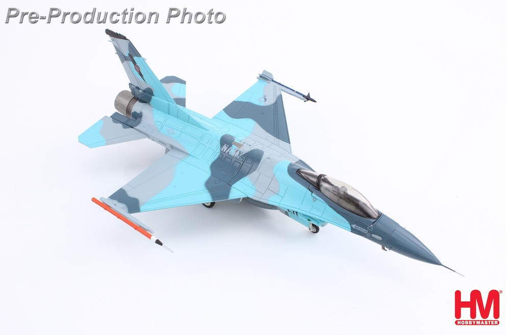 Hobbymaster HA38018 F16A Fighting Falcon "NSAWC Adversary&qu