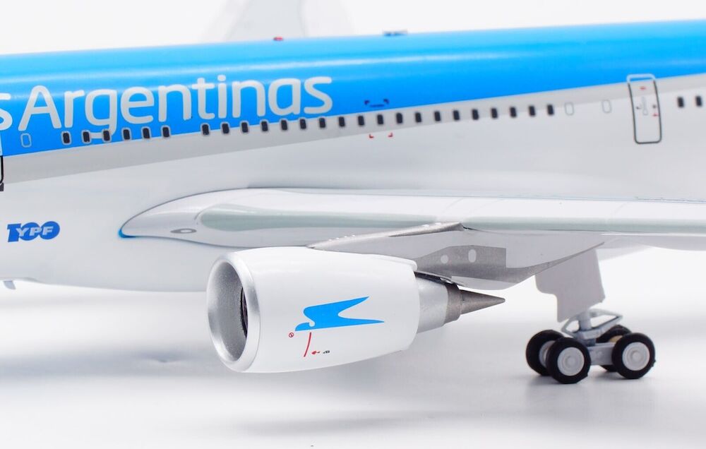 Inflight 200 B-332-AR-WC Airbus A330-200 Aerolíneas Argentinas &q