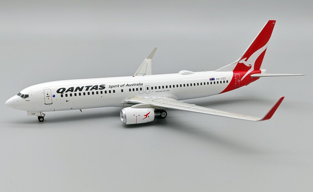 Inflight 200 IF738QF0324 Boeing 737-800 Qantas VH-VZZ