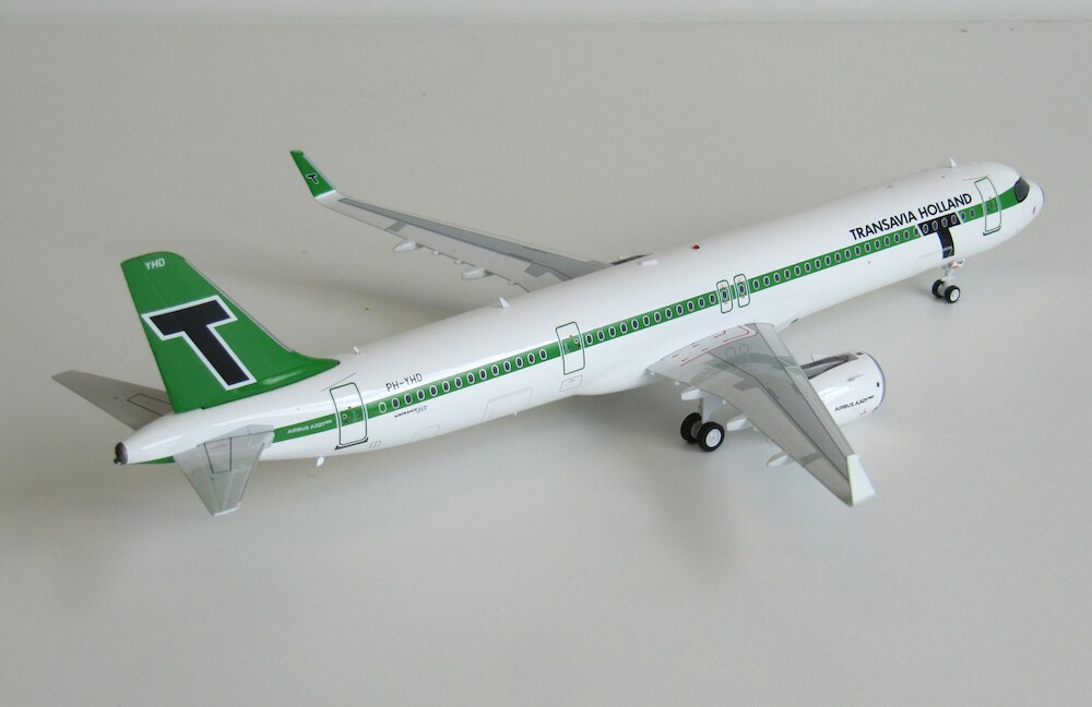 Inflight 200 IFLHS009 Airbus A321neo Transavia Retro "JOHN B