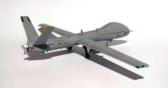 Isra Cast IDM48106 Hermes 900 - Armed UAV | AviationMegastore.com