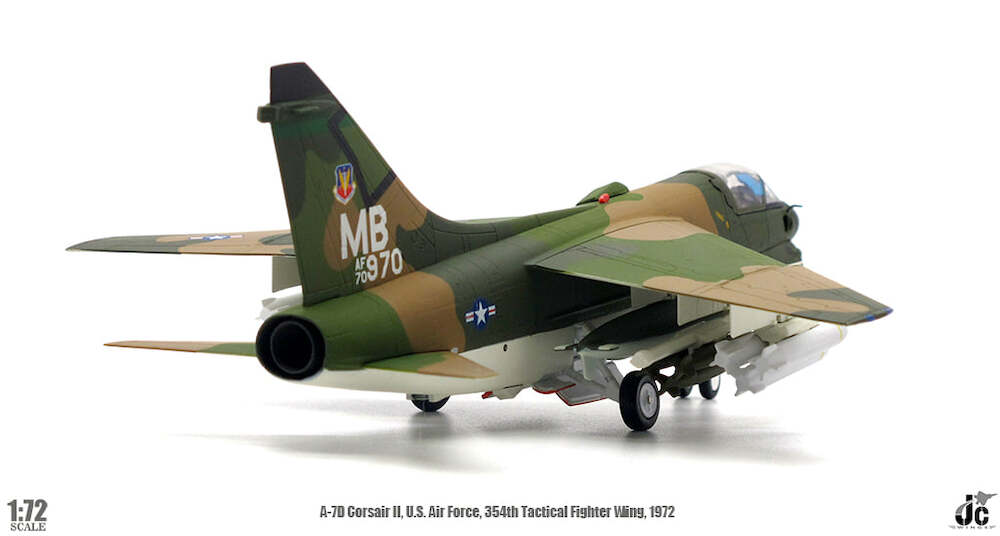 JC Wings JCW-72-A7-004 A7D Corsair II US Air Force, 70-970/MB 35