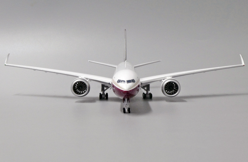 JC Wings LH4126X Boeing 777-9X Boeing House Color " Folded W