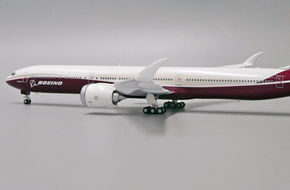 JC Wings LH4126X Boeing 777-9X Boeing House Color " Folded W