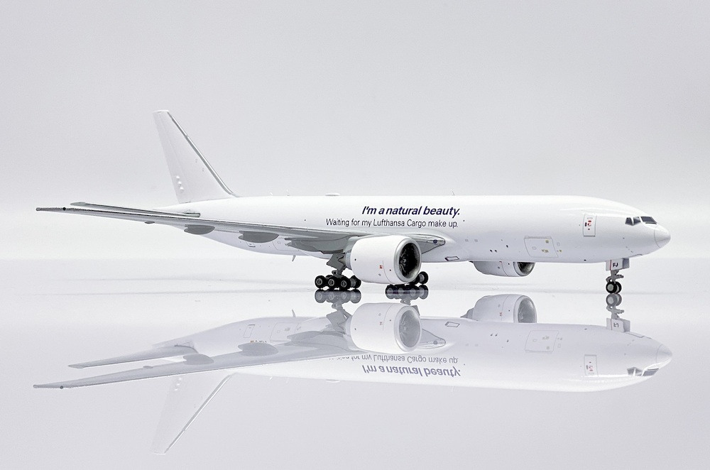 JC Wings XX40031 Boeing 777-200LRF Lufthansa Cargo"Natural B