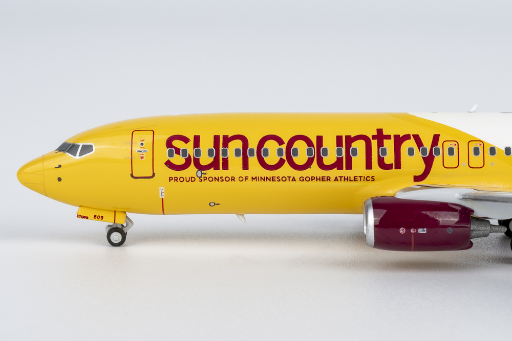 NG Models 58248 Boeing 737-800 Sun Country Airlines "Golden
