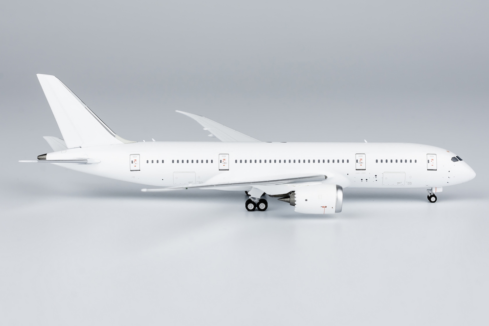 NG Models 59026 Boeing 787-8 Dreamliner Blank with GE engines