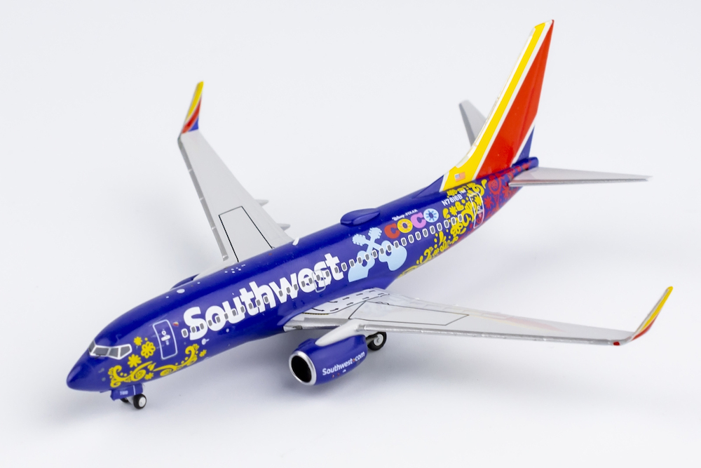 NG Models 77031 Boeing 737-700 Southwest Airlines Pixar "Coc
