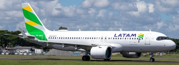 Phoenix-models 11916 Airbus A320neo LATAM PR-XBG