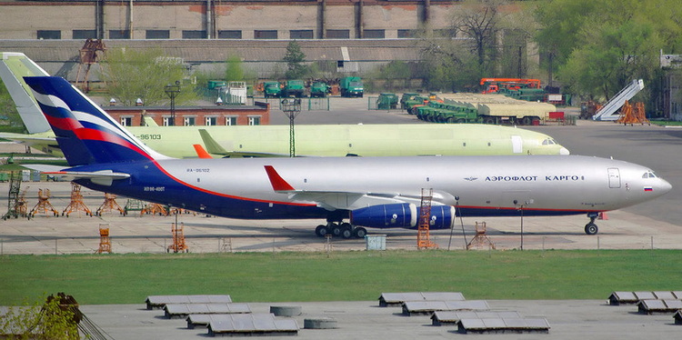 Phoenix-models 11952 Ilyushin IL96-400 Aeroflot Cargo RA-96102