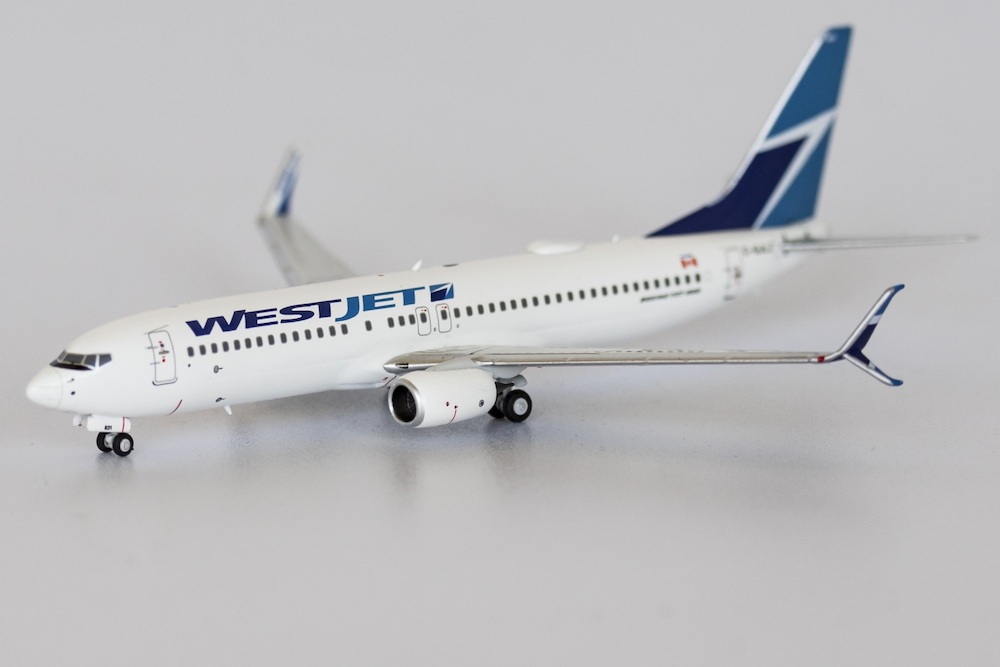 Boeing 737-800/w WestJet Airlines C-GJLZ with scimitar winglets
