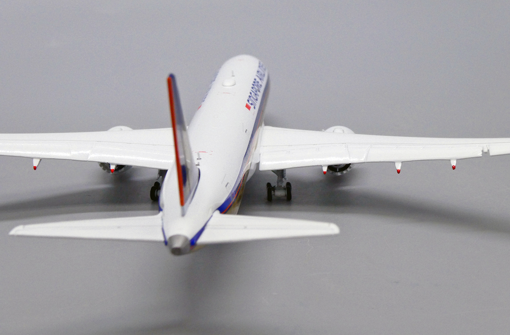 Boeing 787-10 Dreamliner Singapore Airlines "1000th 787" Flap Dow