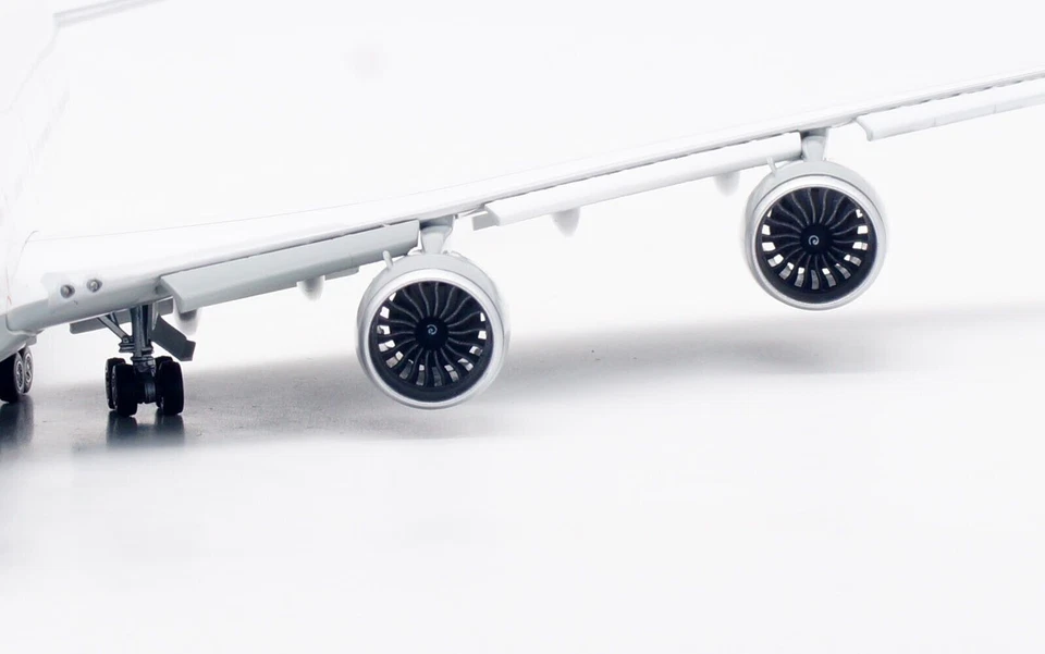 SQ Wings L2055FD Boeing 747-8 Lufthansa D-ABYU Flaps Down