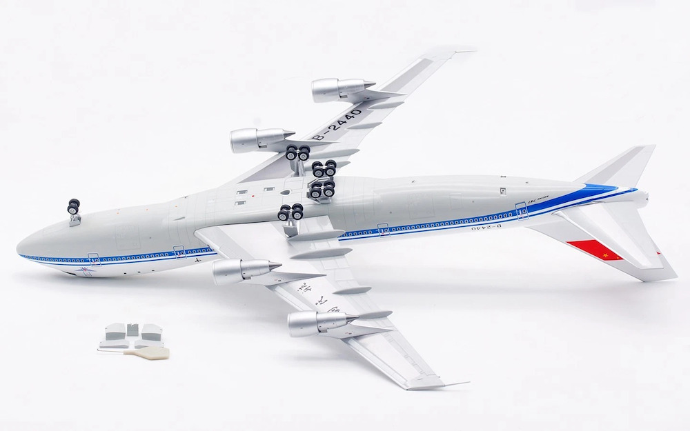 SQ Wings L2082 Boeing 747-200M CAAC B-2440