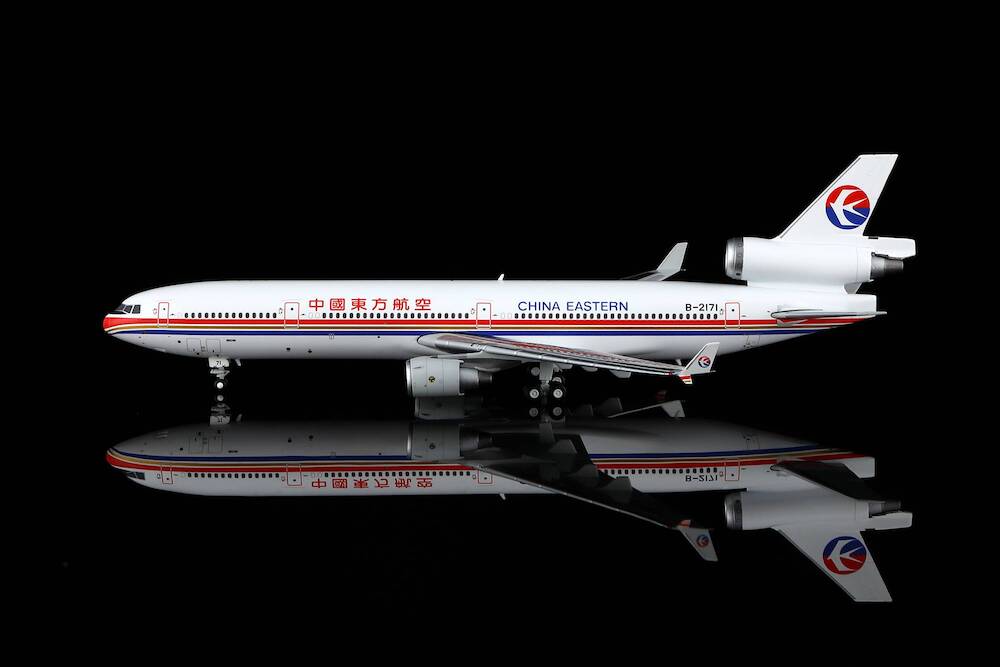 SQ Wings M101101 McDonnell Douglas MD11 China Eastern Airlines B-